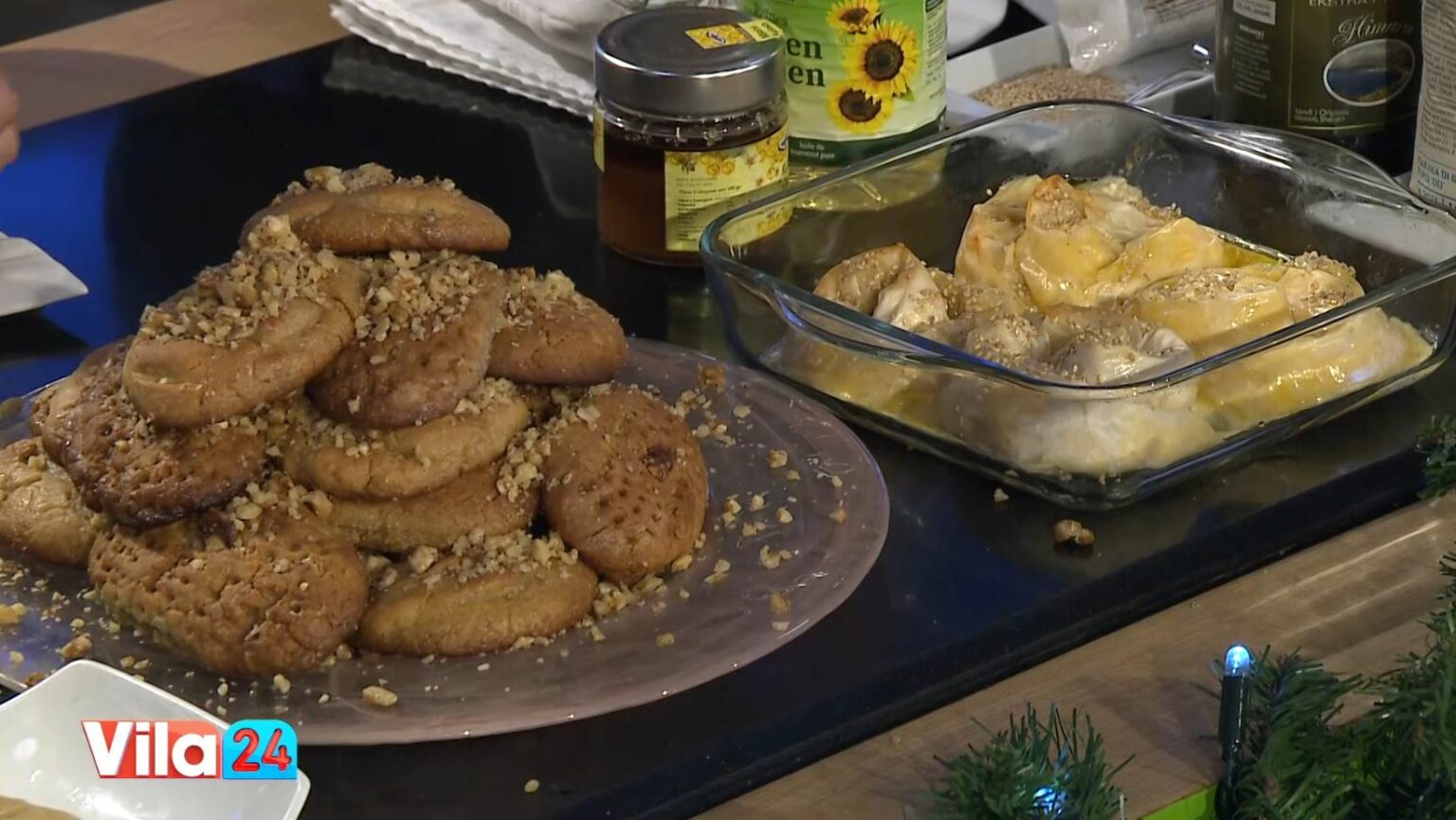 Melomakarona dhe dredhanik festiv me miks djathrash/ Recetat e ditës ...
