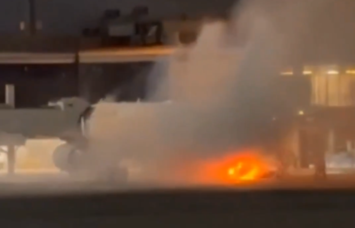 Panic at Brazilian airport/ Fire in baggage car, smoke enters Airbus ...