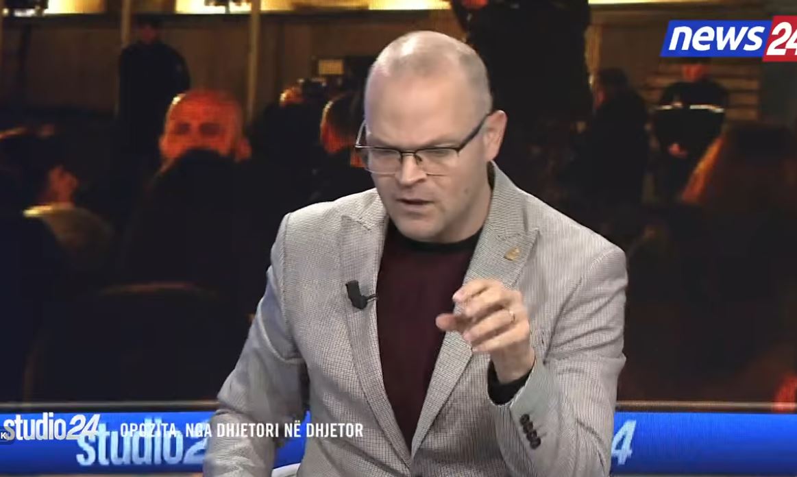 “Ti e ke votuar ligjin për gjinitë”, Aulon Kalaja i kthehet deputetit ...