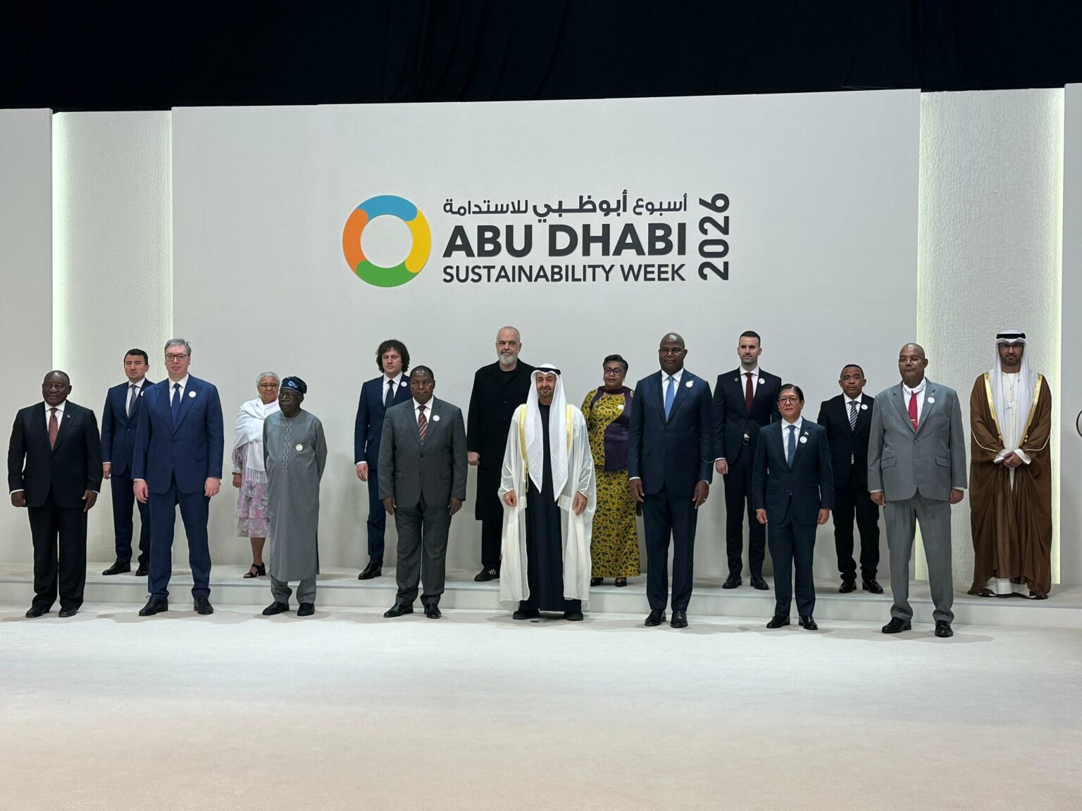 Rama në Abu Dhabi, ndan foton zyrtare nga Samiti i Javës së Zhvillimit ...