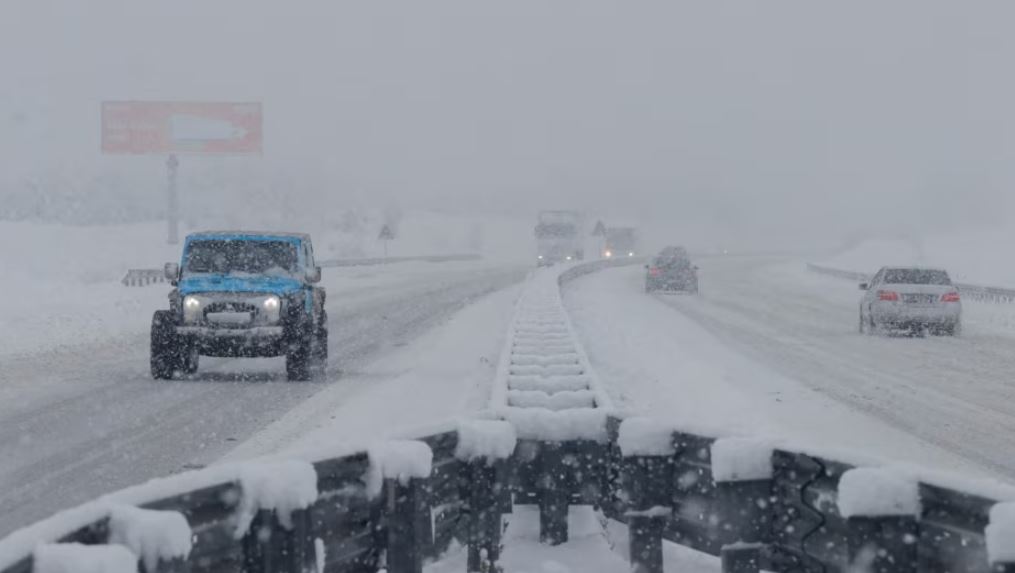 Temperatura nën zero dhe stuhi dëbore, Kosova në alarm për motin e keq ...