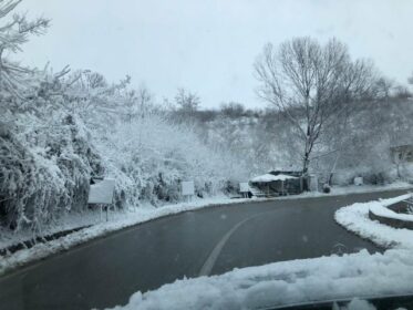 Mot i acartë në Elbasan/ Temperaturat ulen deri në -11gradë celsius ...